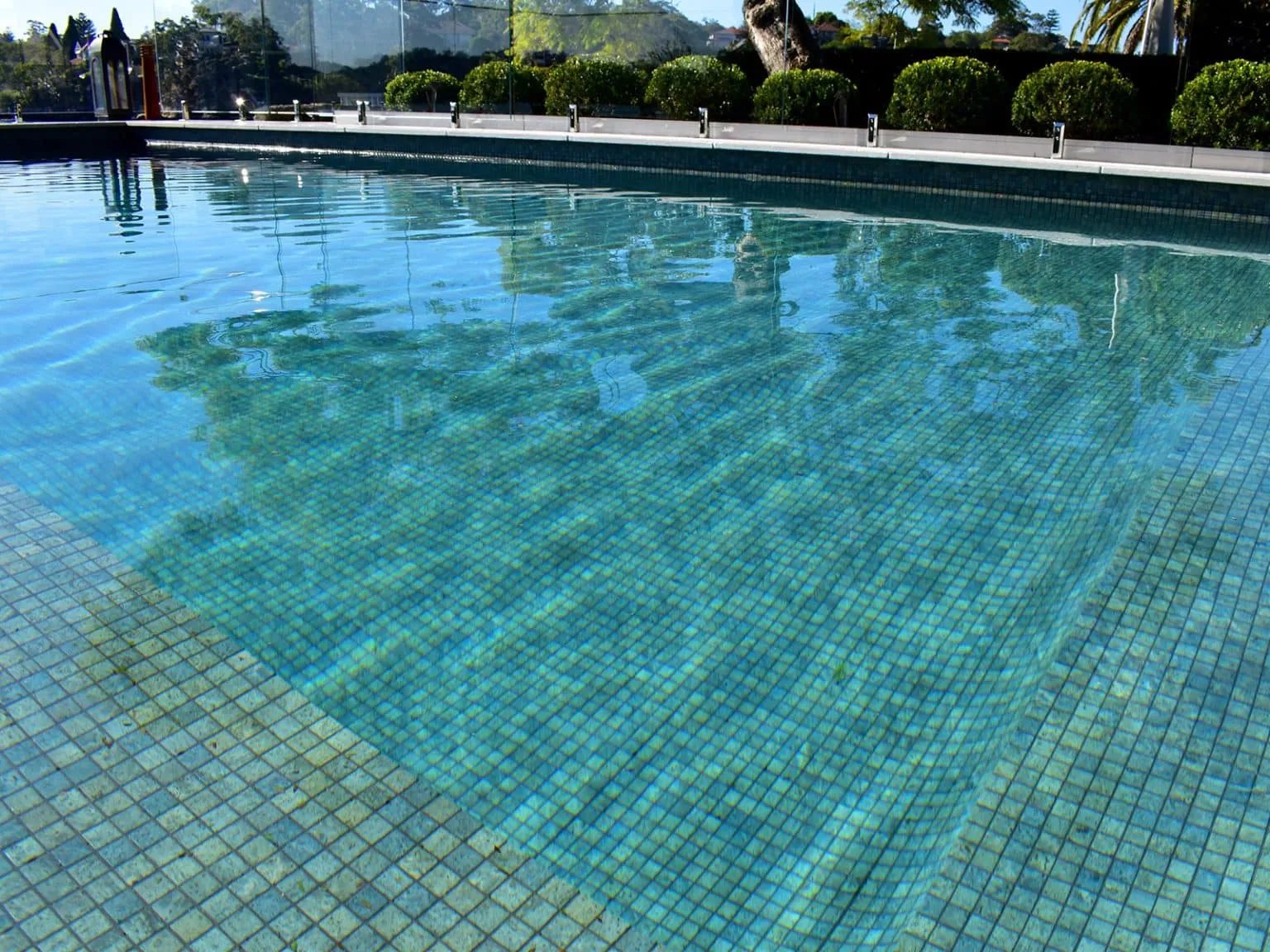 Bali Stone Glass Mosaic Tile That Elevates Any Pool